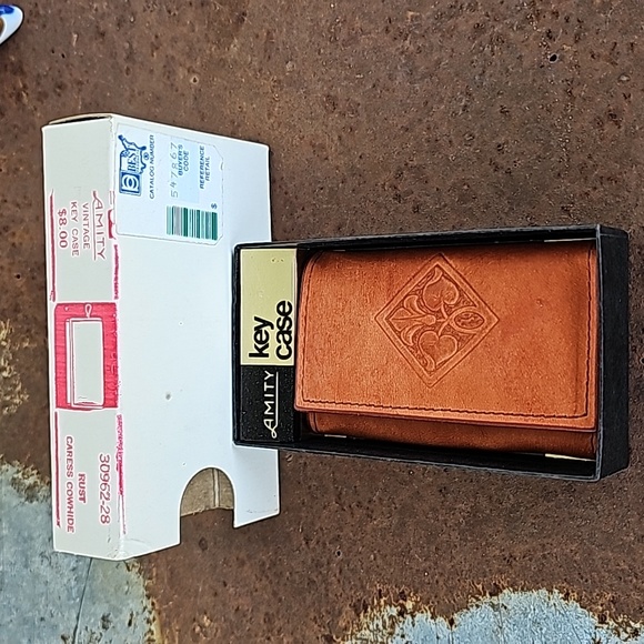 Amity | Accessories | Vintage Amity Key Case | Poshmark